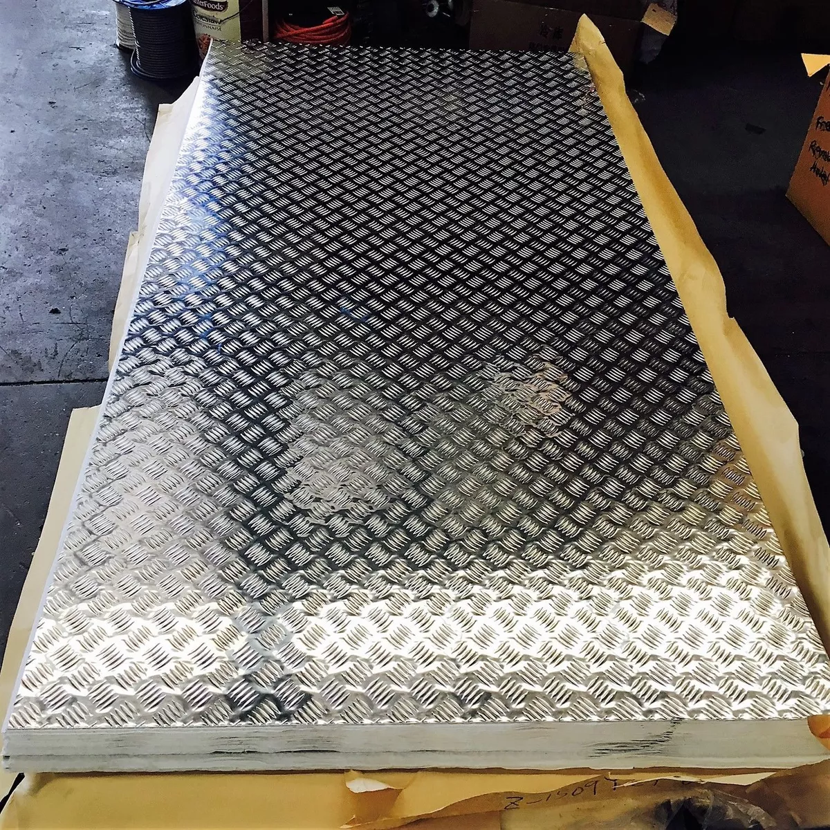 Jual Plat Bordes / Plat Kembang Kirim ke Surabaya - Plat Besi Besi.co.id